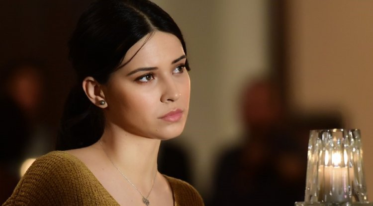 Devrim Ozkan ne prestaje sa napornim radom! - Najbolje Turske serije sa prevodom