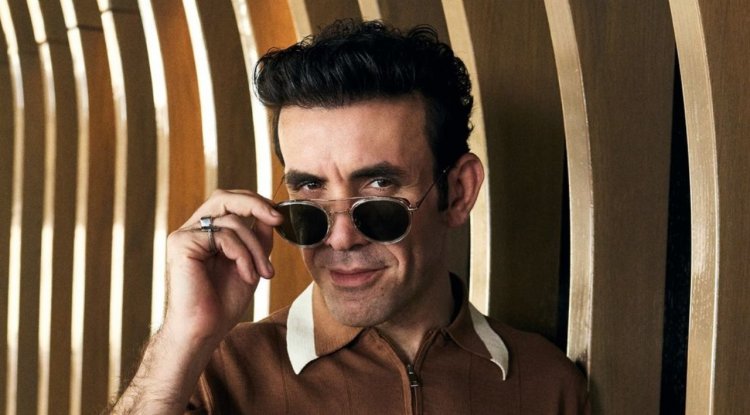 Mehmet Yilmaz Ak je opšta suprotnost njegovom liku iz serije Bahar ...