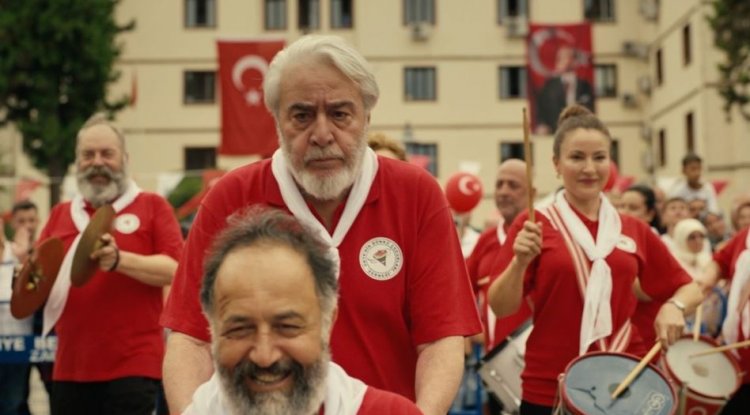 Ugur Yucel i Hulya Avsar u projektu Askin Dunku Cocuklari - Najbolje ...