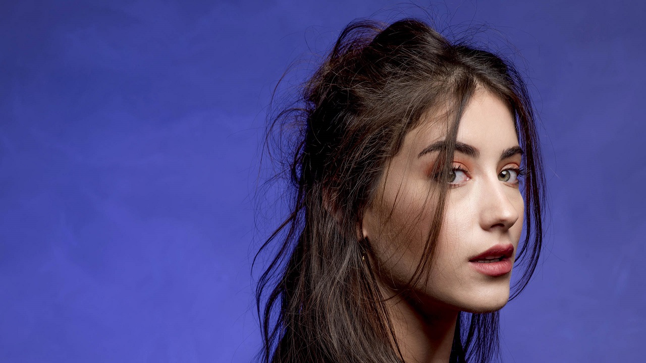 Hazal Kaya je zaista posebna osoba! - TV-Exposed